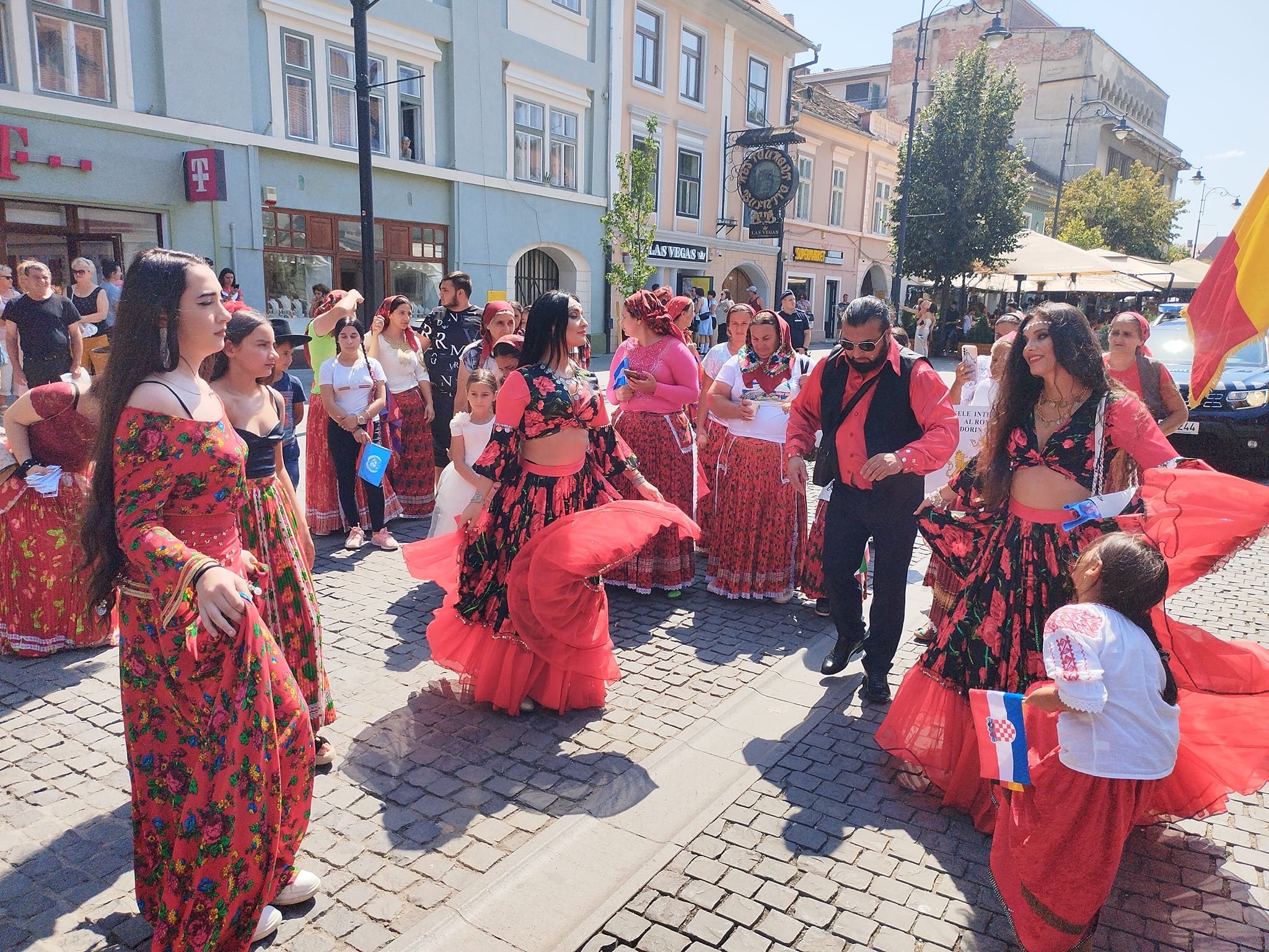 FOTO – VIDEO. A început Festivalul Internațional al Culturii Romilor ...