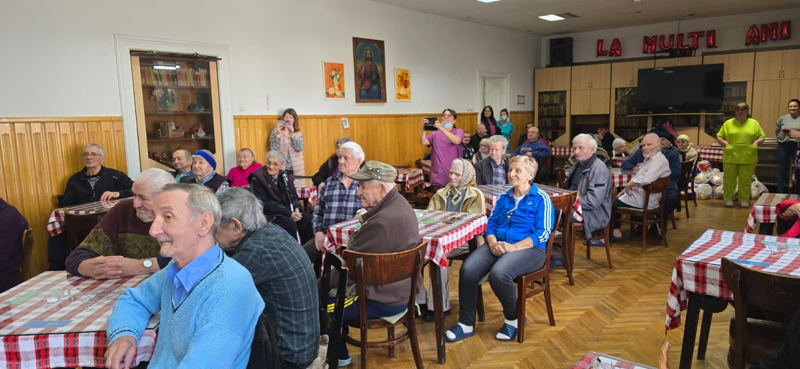 Crucea Roșie Sibiu, aproape de bunicii noștri – Ziarul Mesagerul de Sibiu